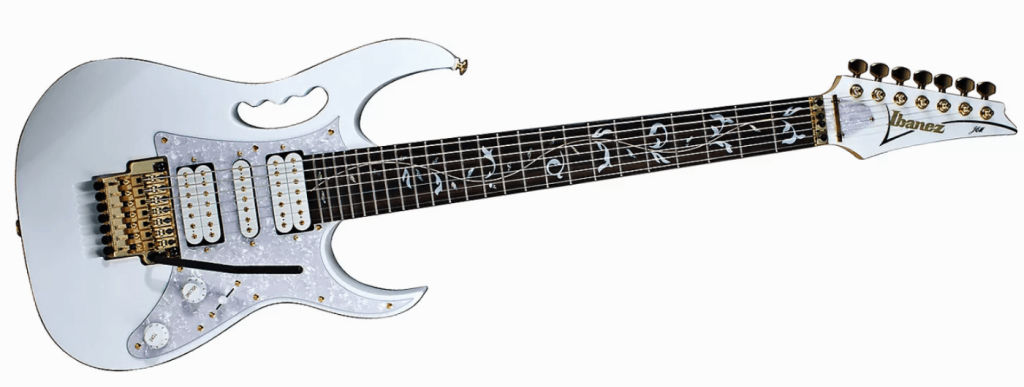 A Look At A 6 String vs 7 String Guitar